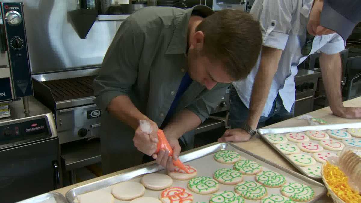 Photos: 'Pittsburgh Dad' gets own Smiley Cookie
