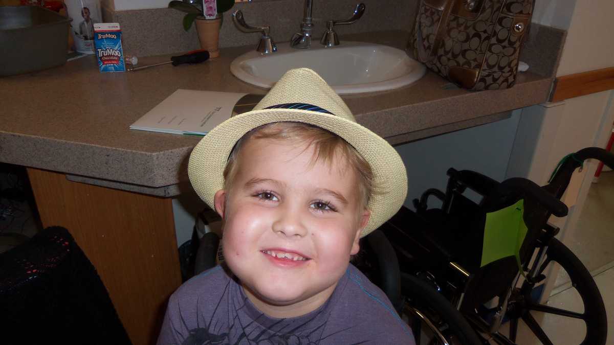 (Photos) Young boy with inoperable brain tumor with one wish