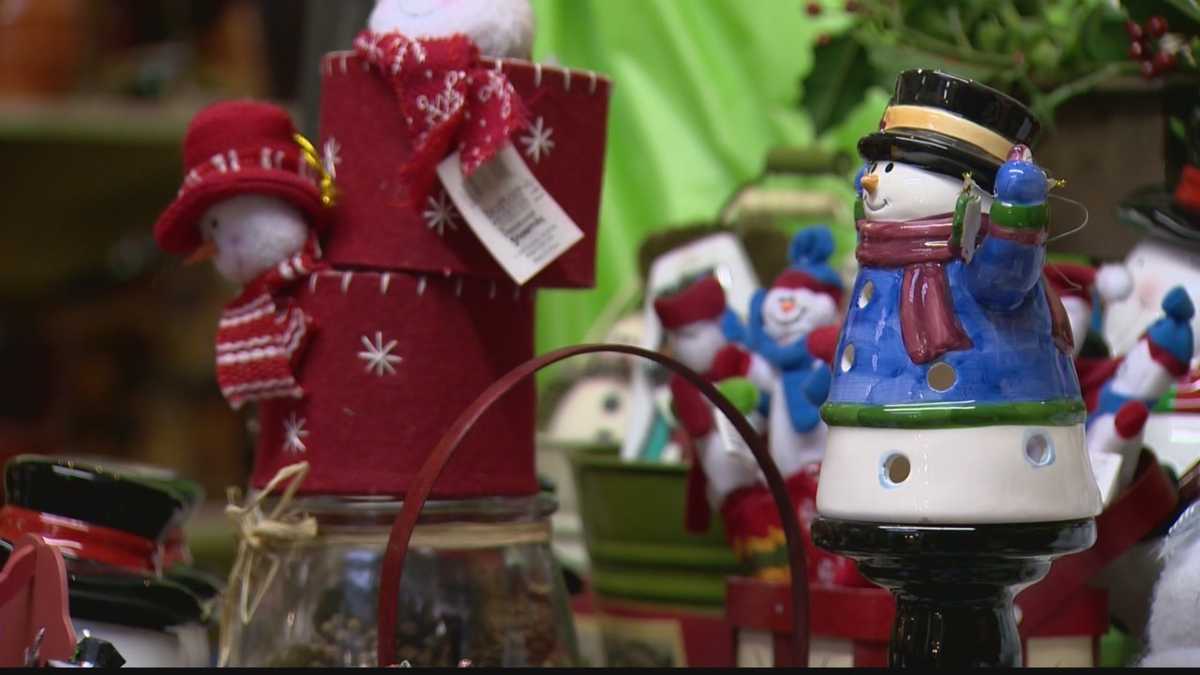 Senior's Christmas tree theft leaves trail of ornaments