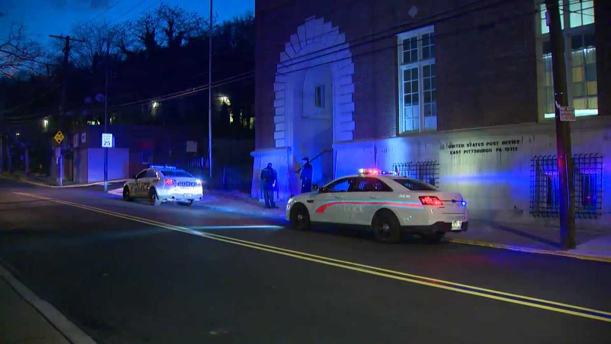 East Pittsburgh post office robbed at gunpoint