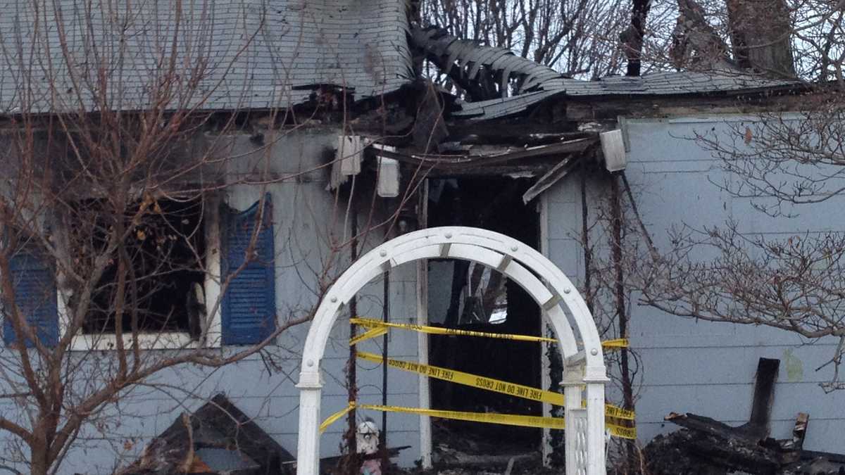 Photos: Fatal fire in Industry