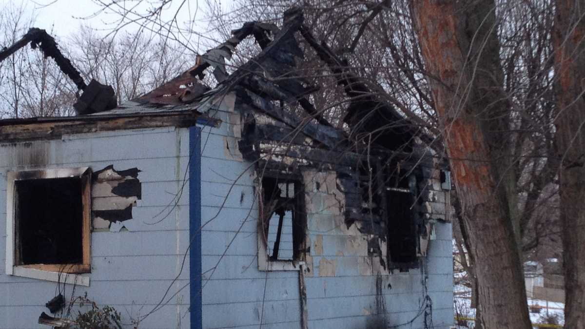 Photos: Fatal fire in Industry