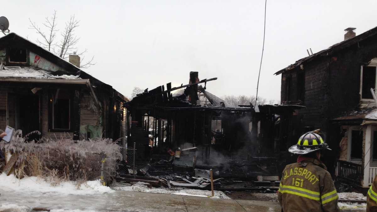 Photos: Swissvale fire destroys homes