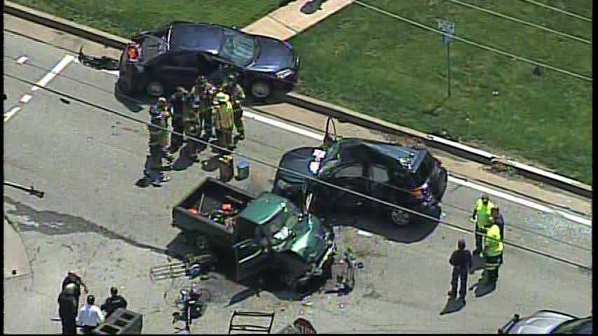 3-vehicle crash closes part of Mt. Royal Boulevard in Shaler