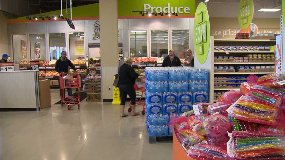 New Bottom Dollar Food store opens in Garfield