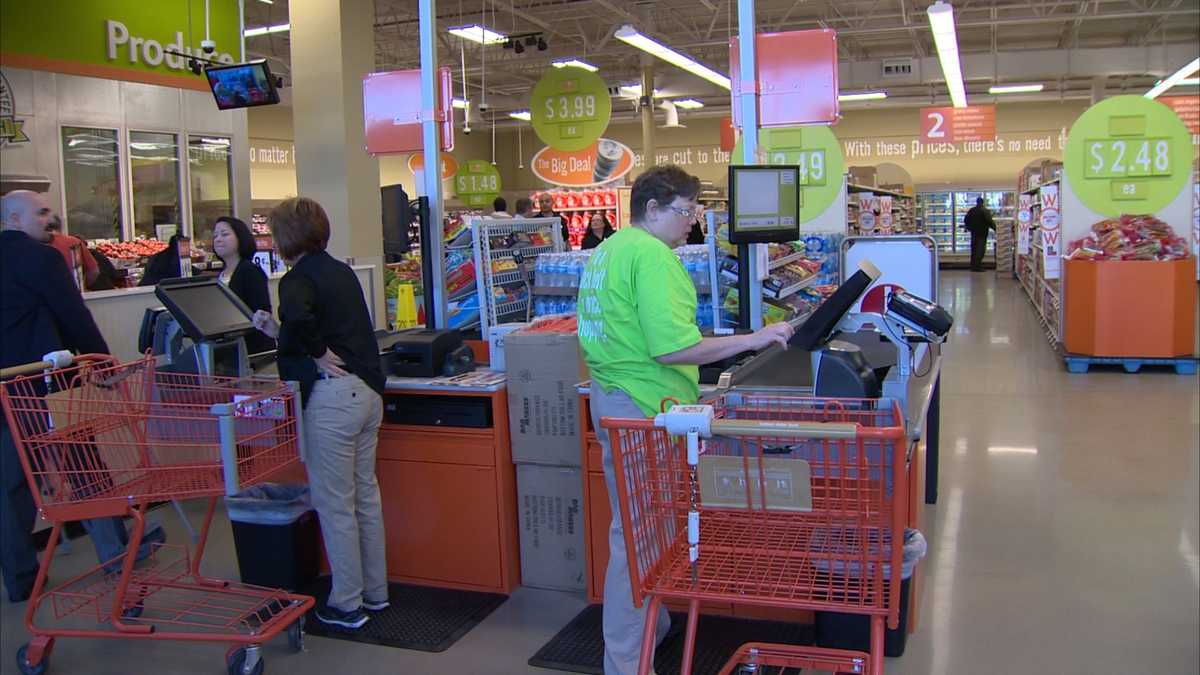 New Bottom Dollar Food store opens in Garfield