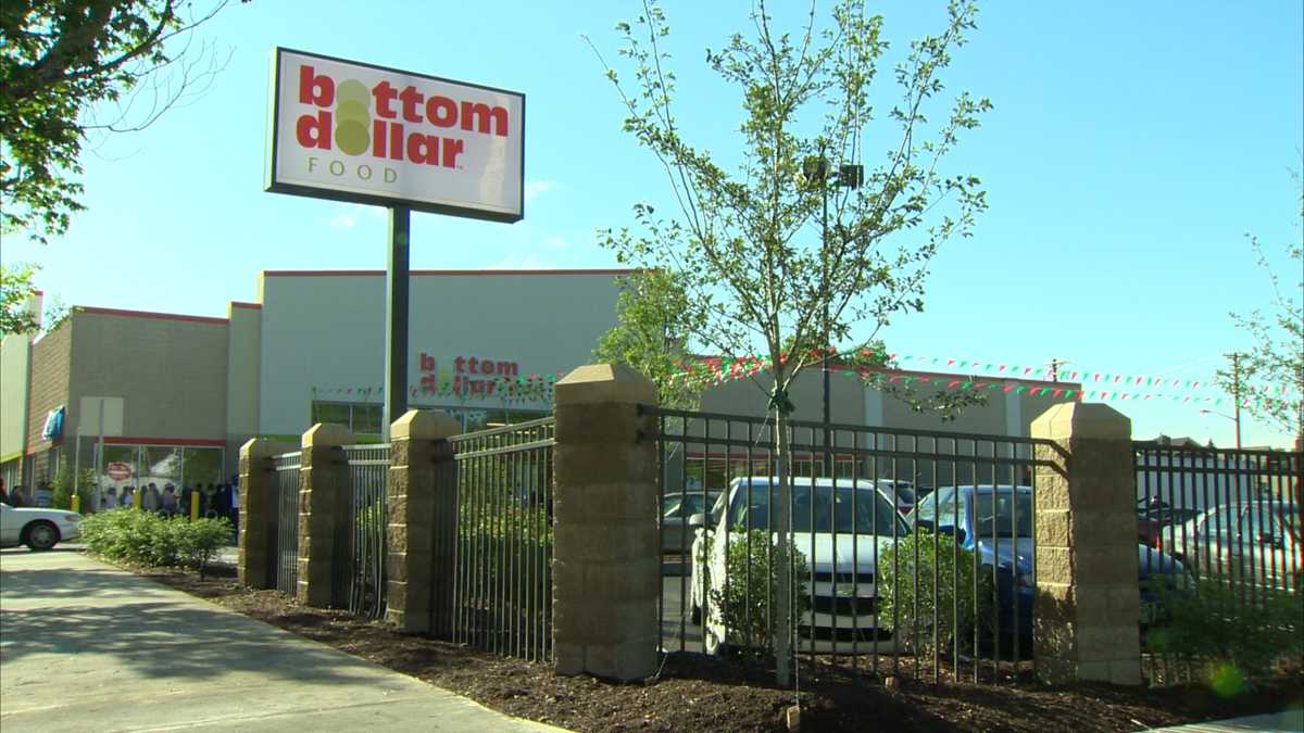 New Bottom Dollar Food store opens in Garfield