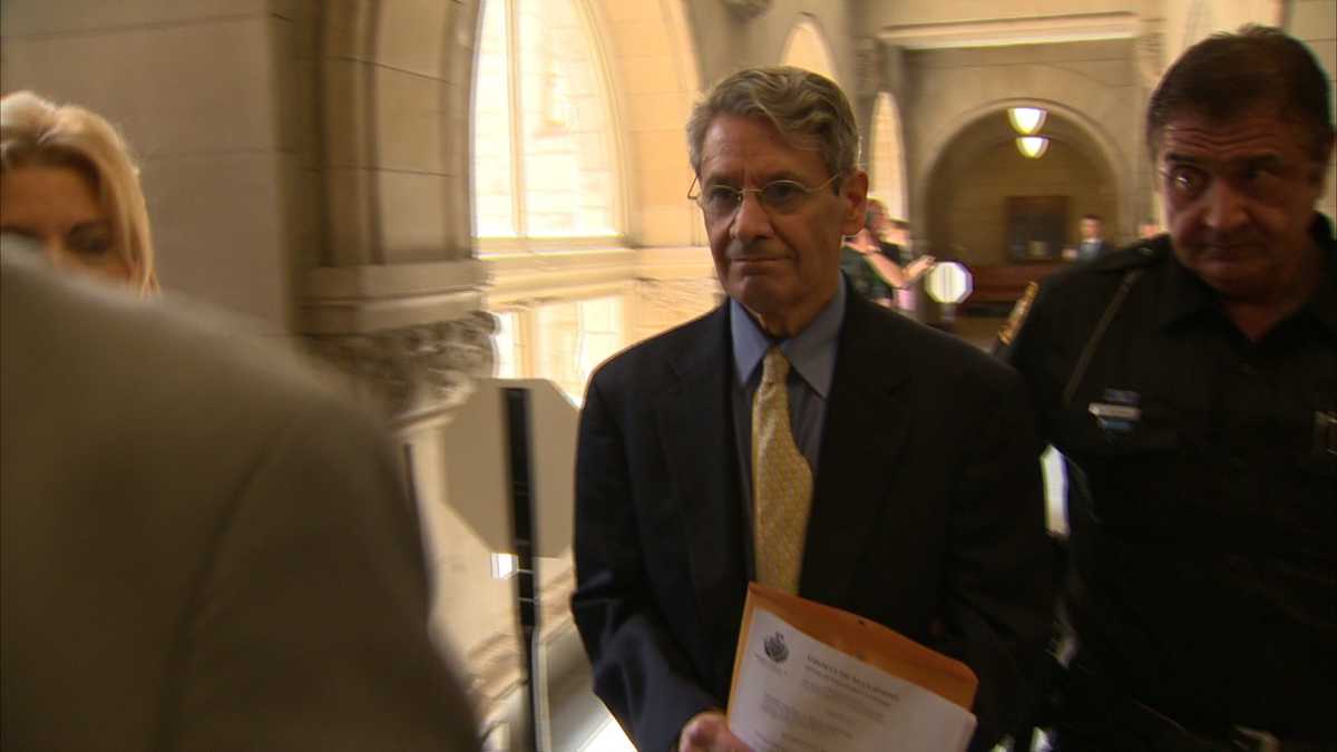 Discovery delays doctor's cyanide poisoning trial