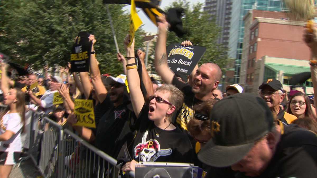Photos: Pirates fans rally in Market Square