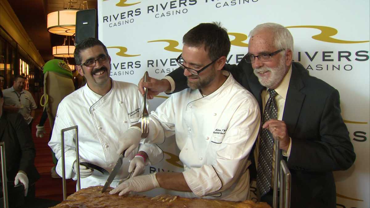 Giant pierogi sets world record in Pittsburgh