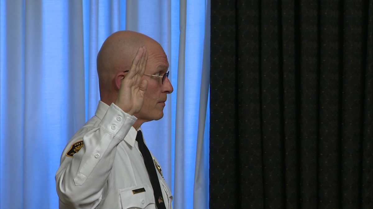 Pittsburgh's new police chief sworn in; commanders promoted