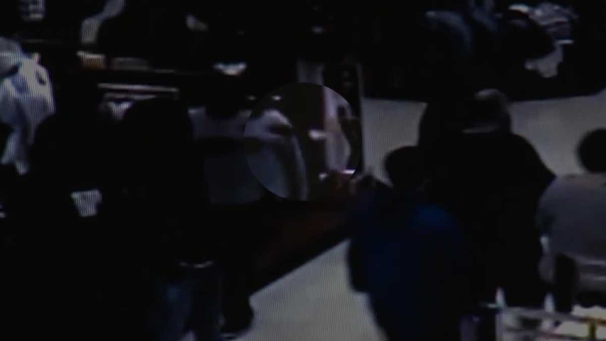 Monroeville Mall shooting surveillance video: a breakdown