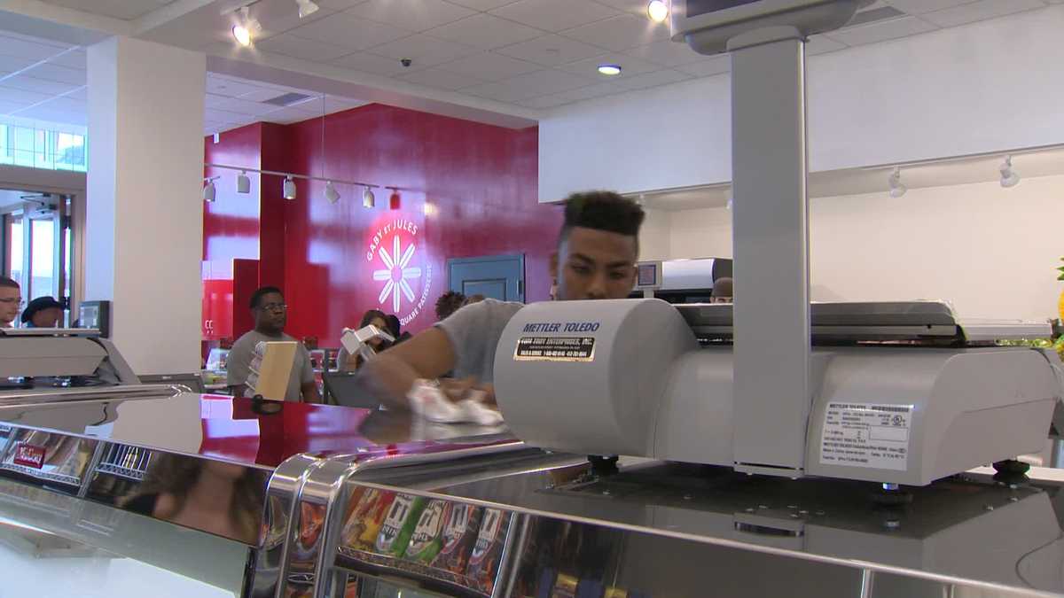 PHOTOS: Market Street Grocery opens its doors