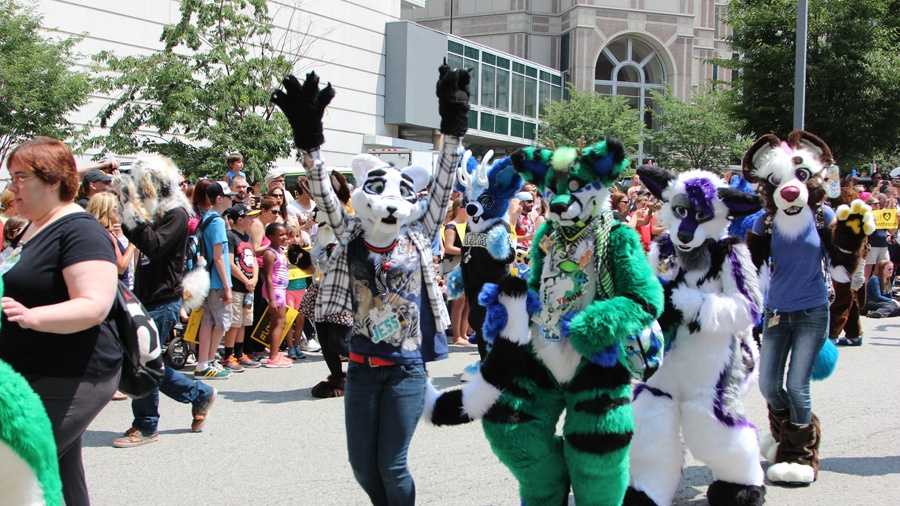 Gallery: Anthrocon 2015, fursuit parade