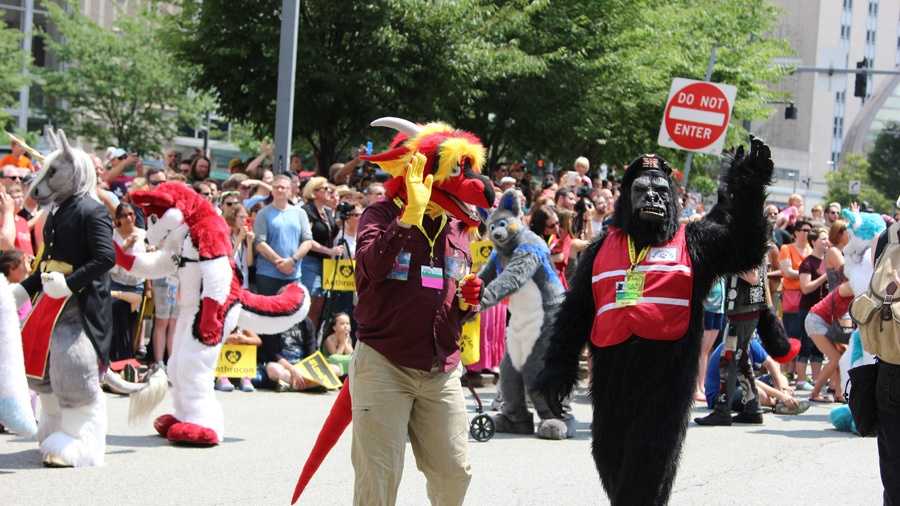 Gallery: Anthrocon 2015, fursuit parade