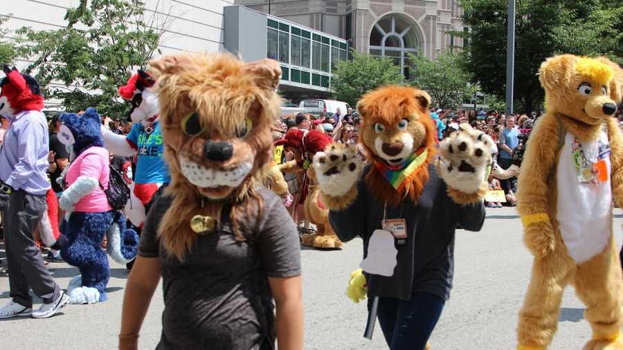 Gallery: Anthrocon 2015, fursuit parade