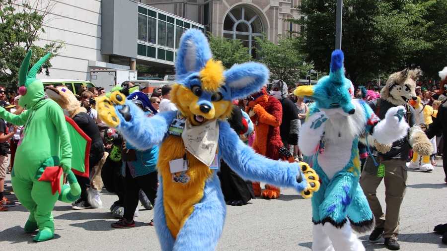 Gallery: Anthrocon 2015, fursuit parade