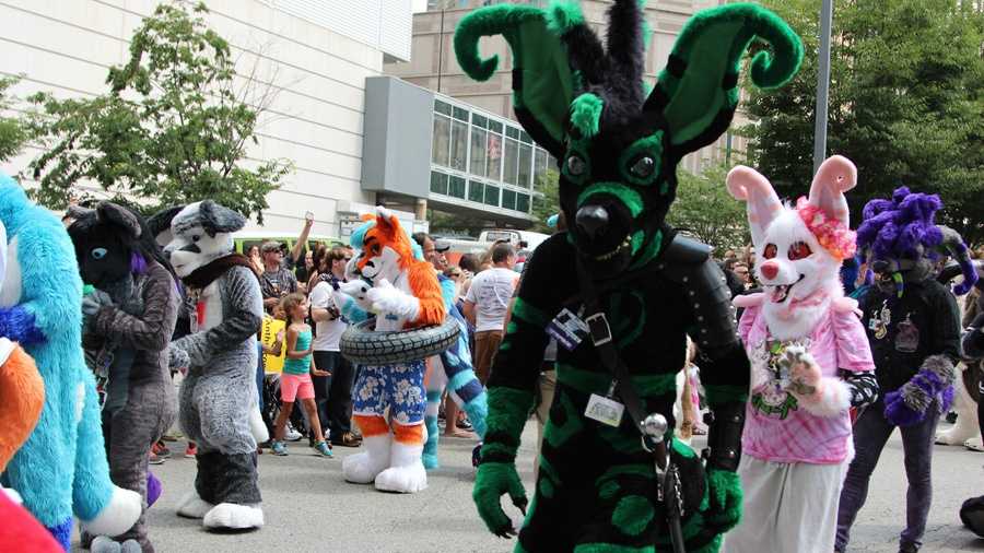 Gallery: Anthrocon 2015, fursuit parade