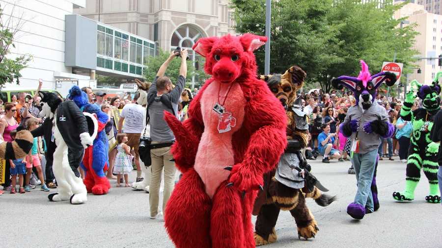 Gallery: Anthrocon 2015, fursuit parade