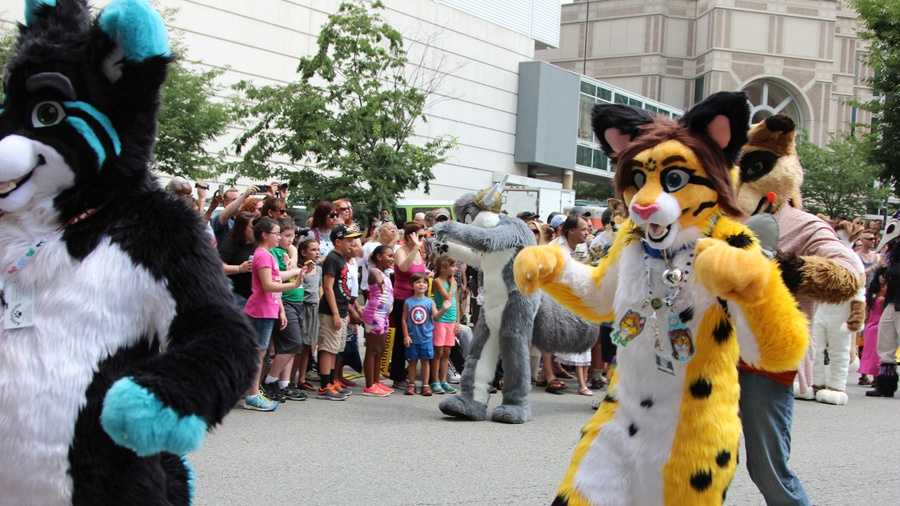 Gallery: Anthrocon 2015, fursuit parade