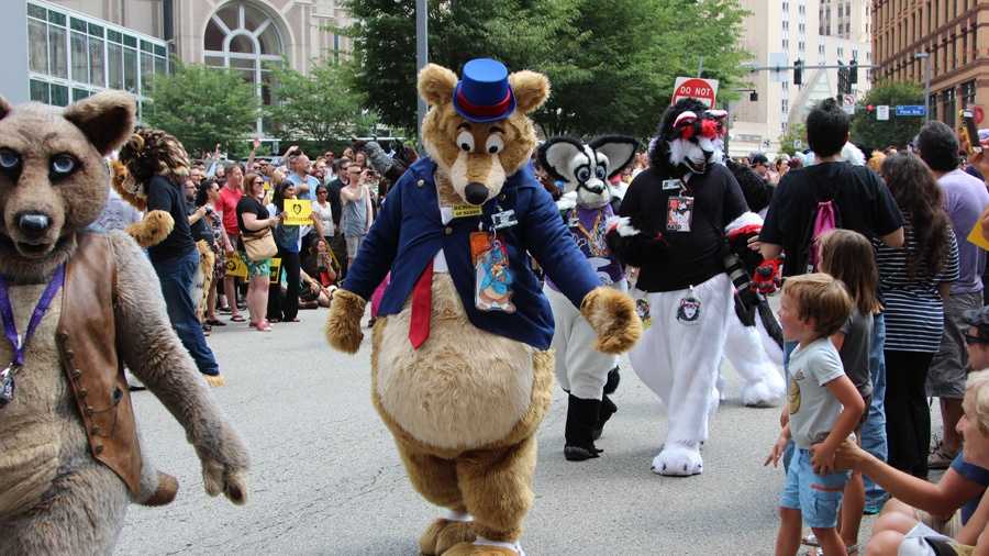 Gallery: Anthrocon 2015, fursuit parade