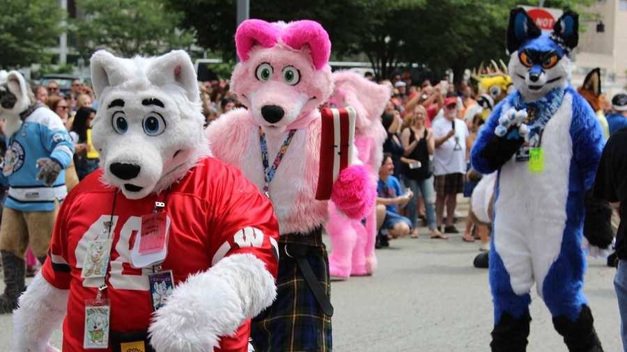 Gallery: Anthrocon 2015, fursuit parade
