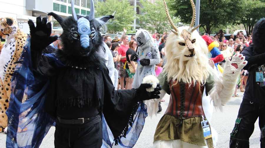 Gallery: Anthrocon 2015, fursuit parade