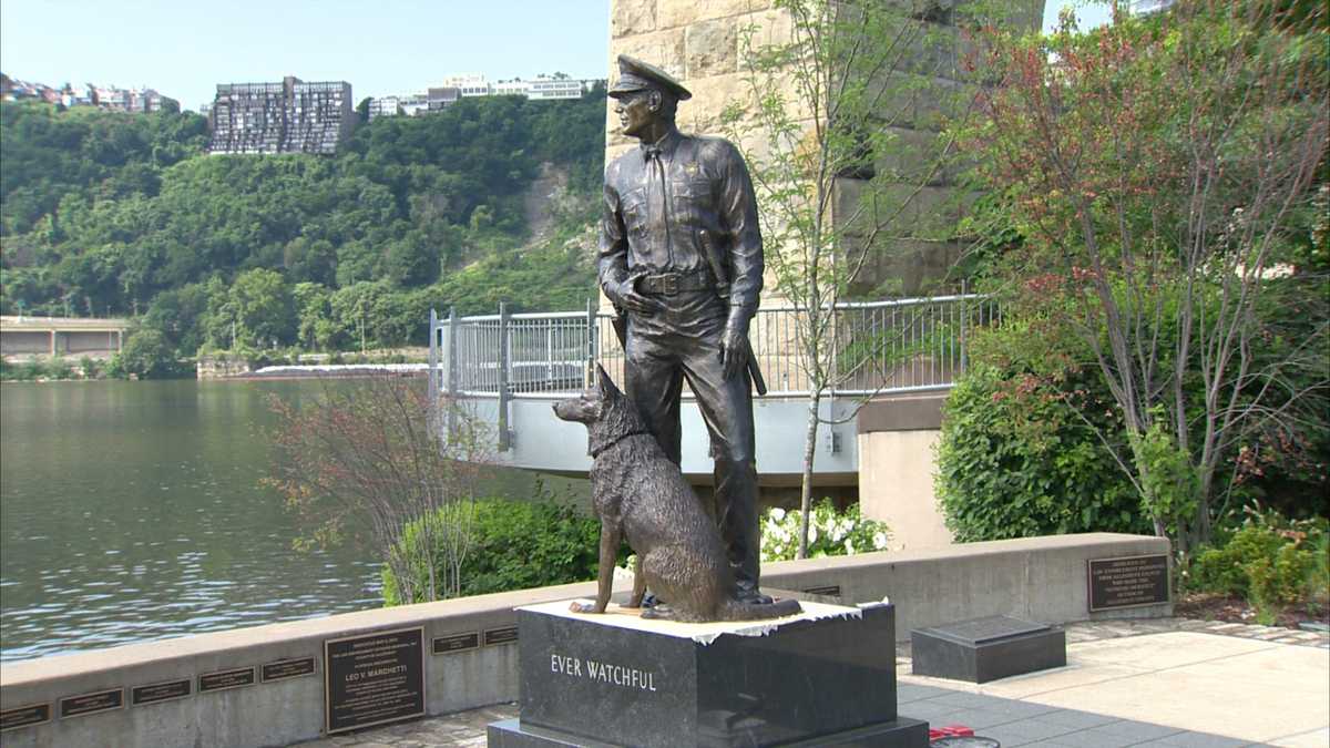 Statue of Pittsburgh police K-9 Rocco unveiled