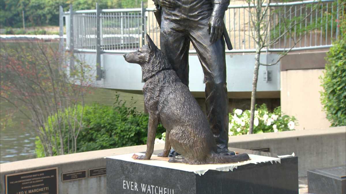 Statue of Pittsburgh police K-9 Rocco unveiled