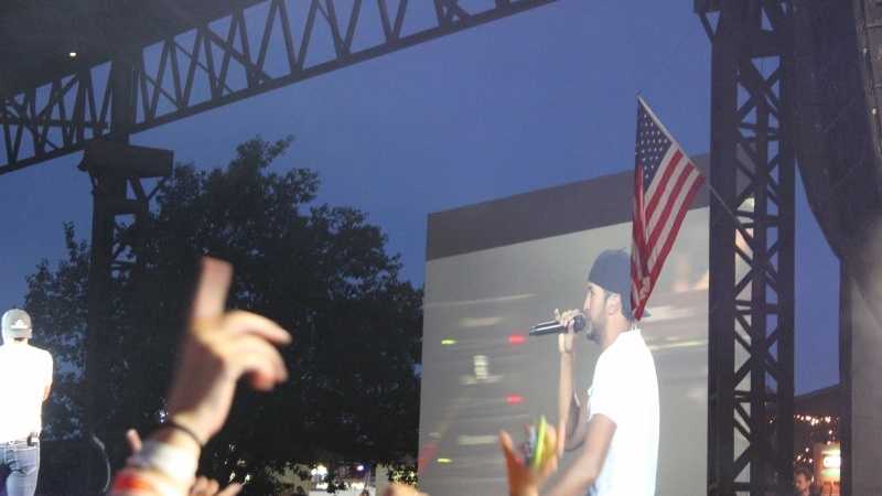 Photos: Luke Bryan 2015: Luke takes the stage!