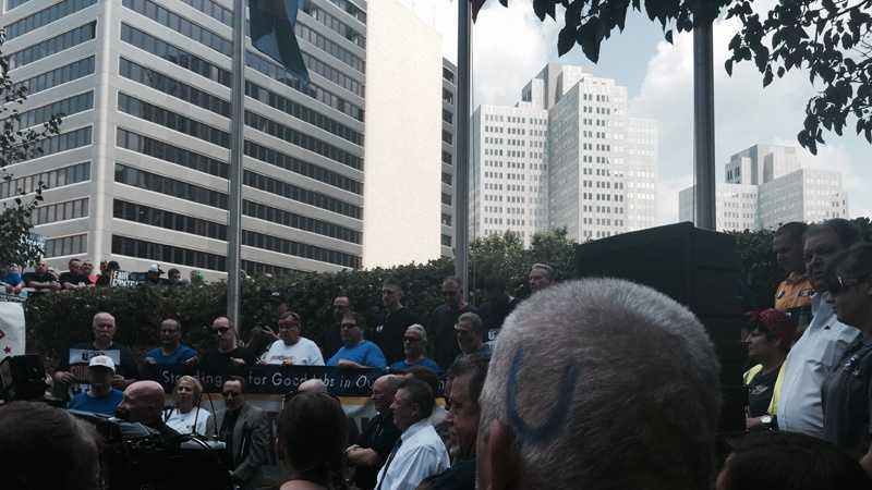 Photos: USW rally in Pittsburgh draws large crowd