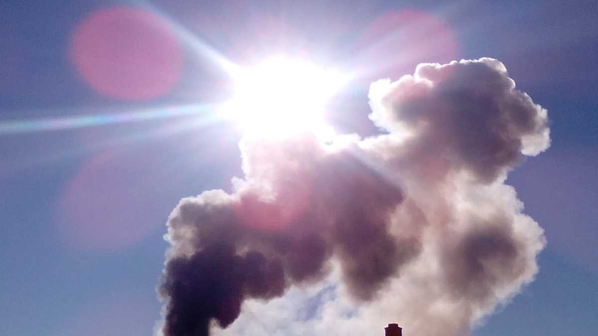 Fire burns through industrial plant in Ellwood City