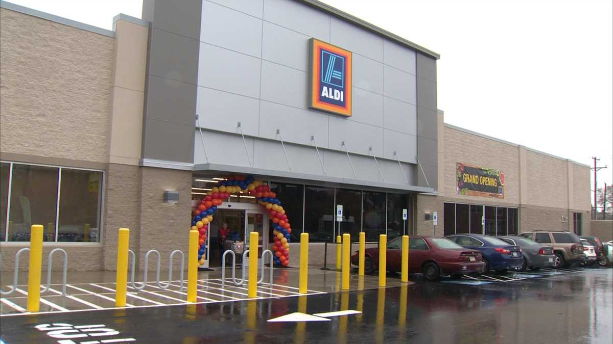 Aldi grocery store opens in Garfield