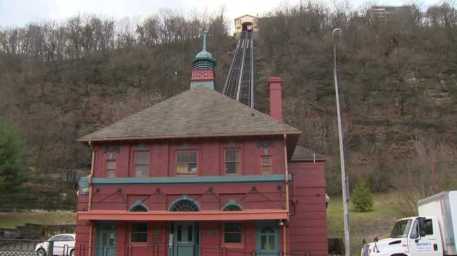 Mon Incline reopens for commuters