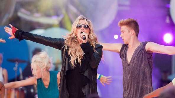 'TiK ToK' singer Kesha to headline 2016 'Pride in the Street'