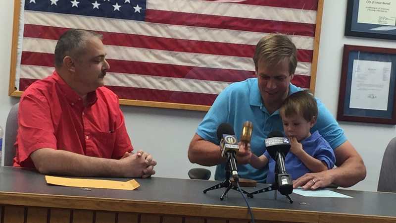 Liver transplant recipient, 3, gets to be mayor for the day, replacing ...