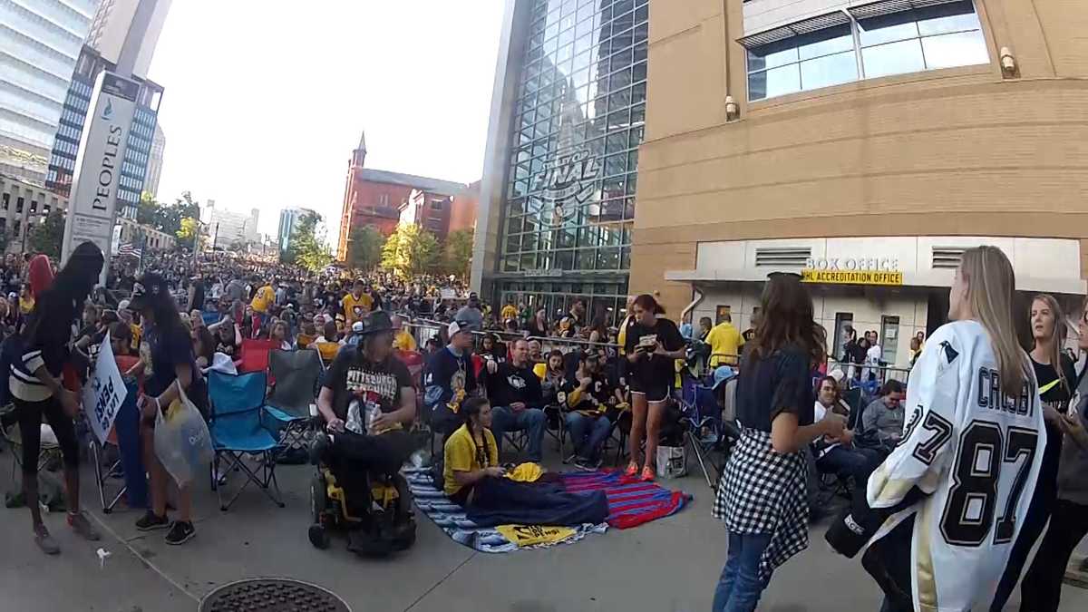 What a crowd! Big screen party spills into the streets for Game 5