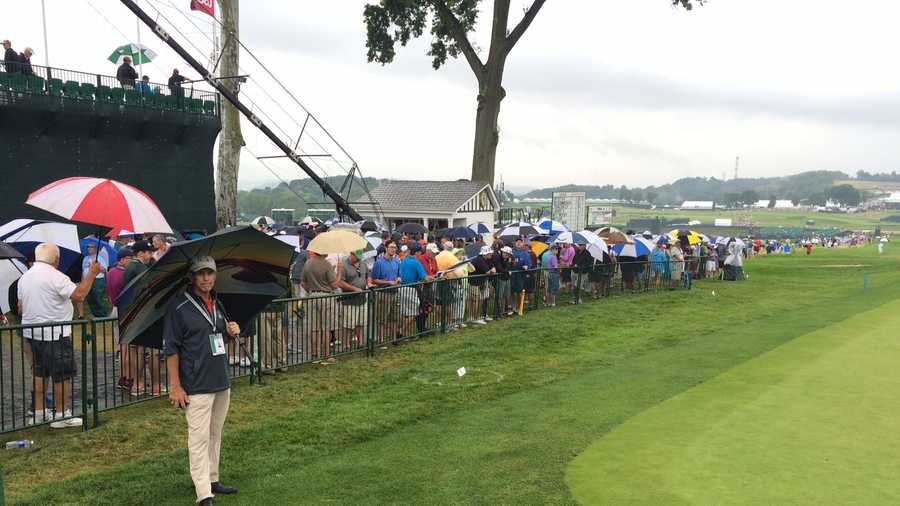 Storms soften Oakmont and stop the US Open