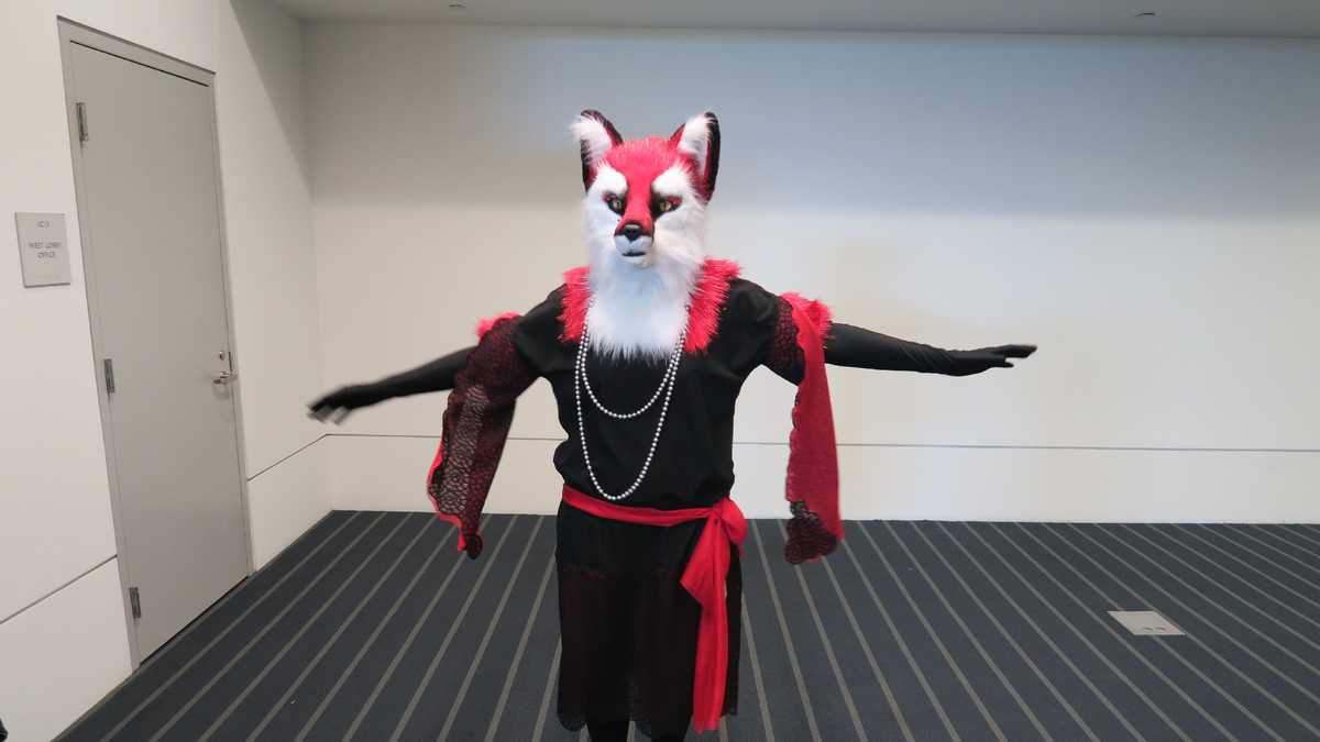 PHOTOS: Fursuits at Anthrocon 2016