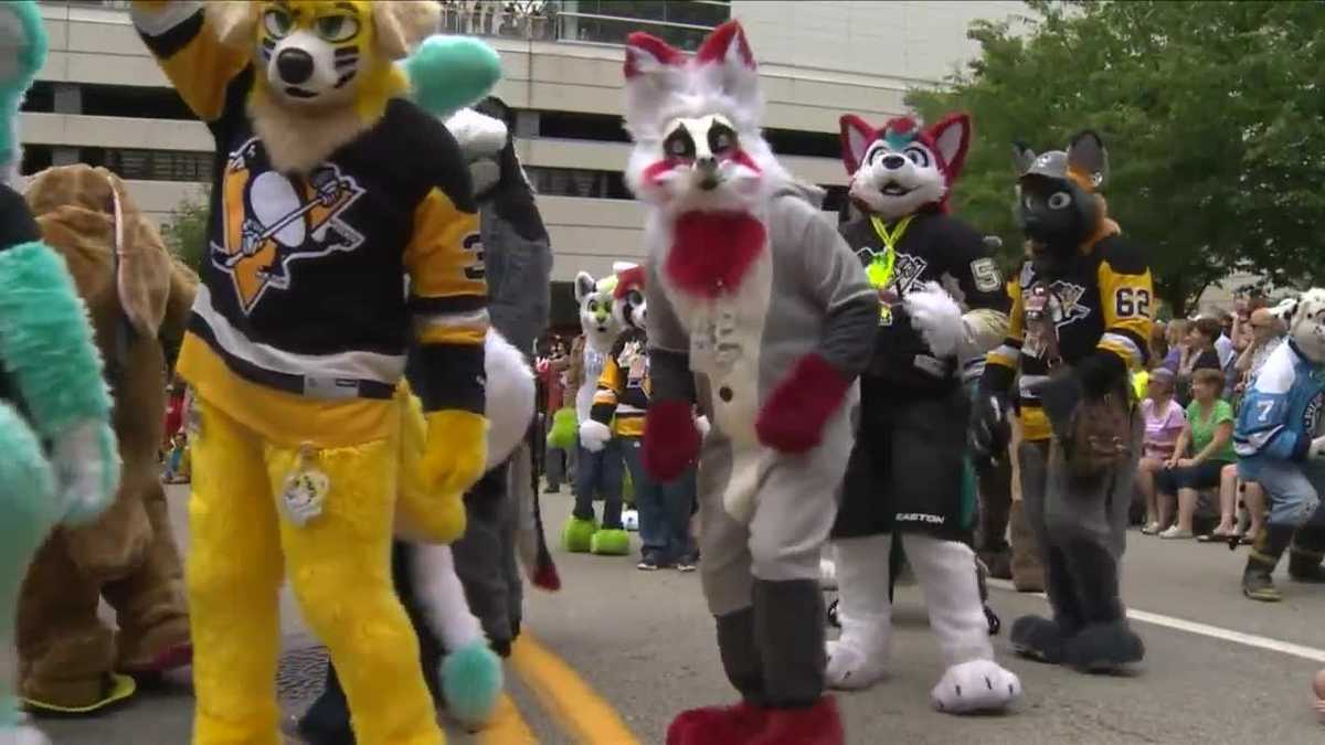 Photos: 2016 Anthrocon fursuit parade