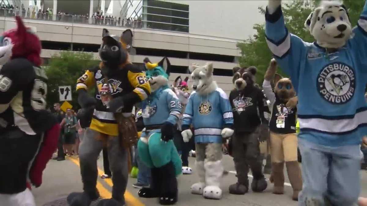 Photos: 2016 Anthrocon fursuit parade