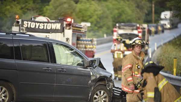 2 dead, 3 injured in Somerset crash