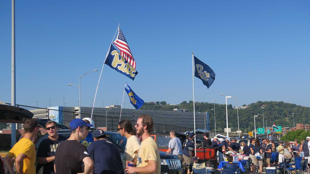 Photos: Early morning tailgates for Pitt and Penn State fans
