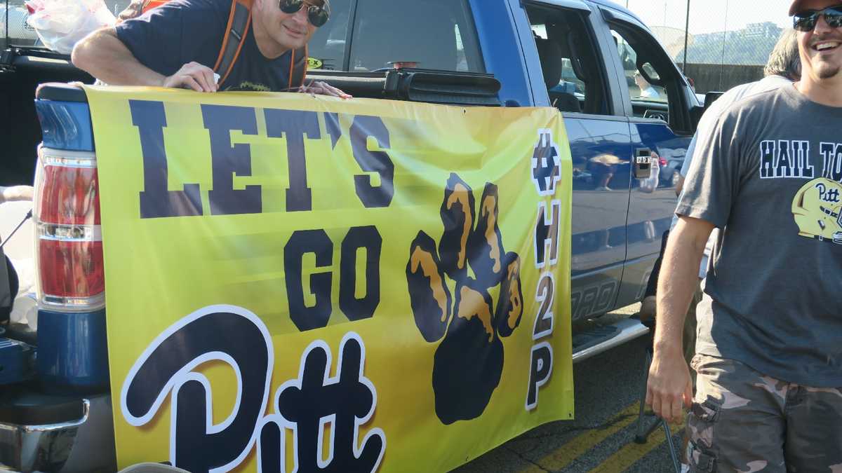 Photos: Early morning tailgates for Pitt and Penn State fans