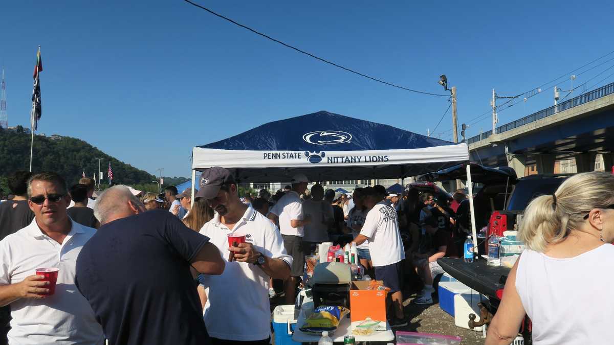 Photos: Early morning tailgates for Pitt and Penn State fans