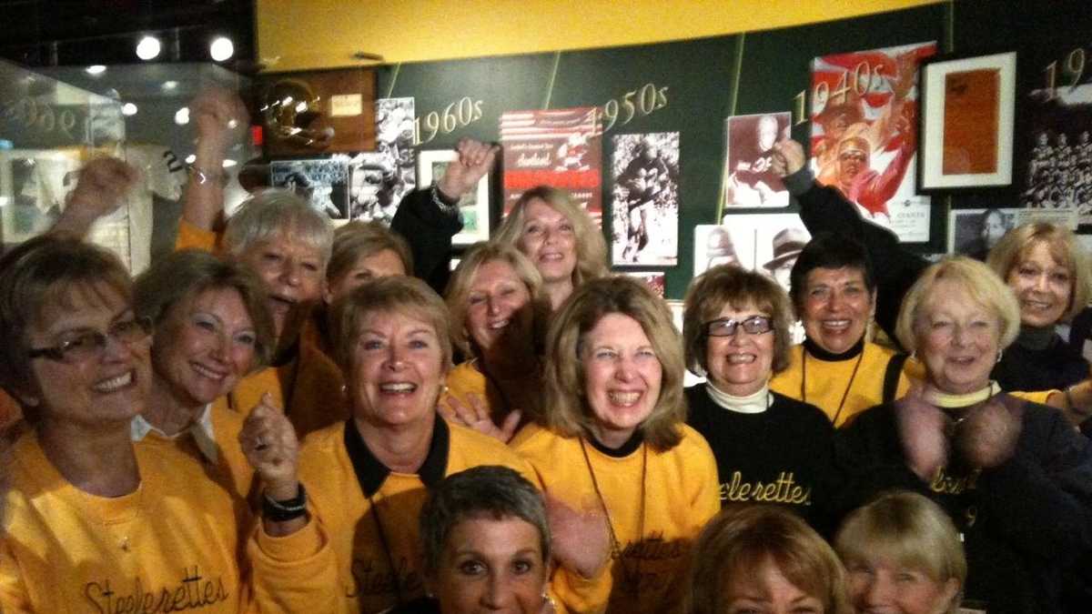 Former Steelers Cheerleaders Reunite