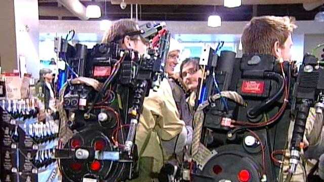 Ghostbusters Star Promotes Vodka At Shadyside Store