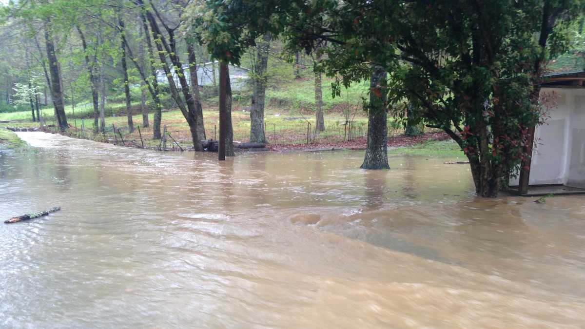 Heavy rain causes major flooding in Trussville Heavy rain causes major flooding in Trussville