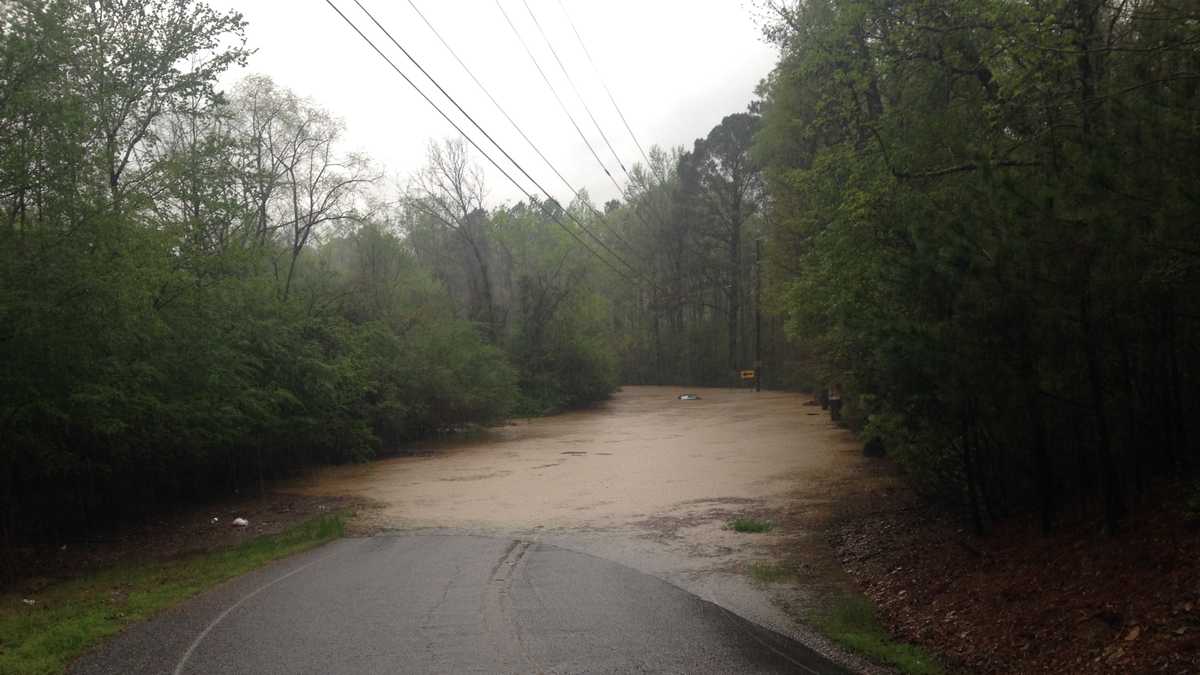 Heavy rain causes major flooding in Trussville Heavy rain causes major flooding in Trussville