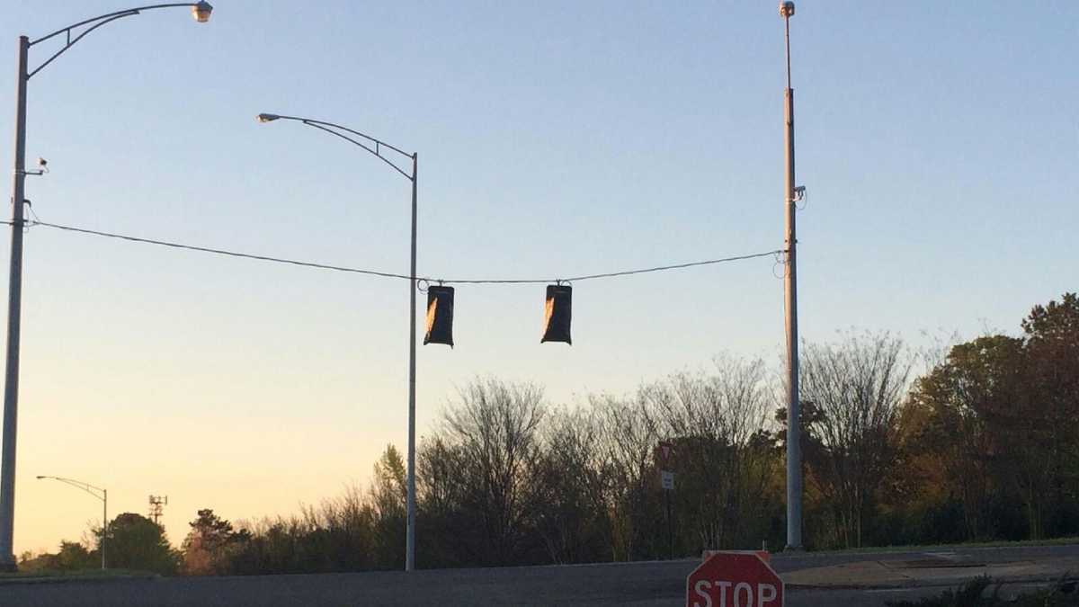 Overnight wreck leaves traffic lights at Alford exits of I-65 inoperable
